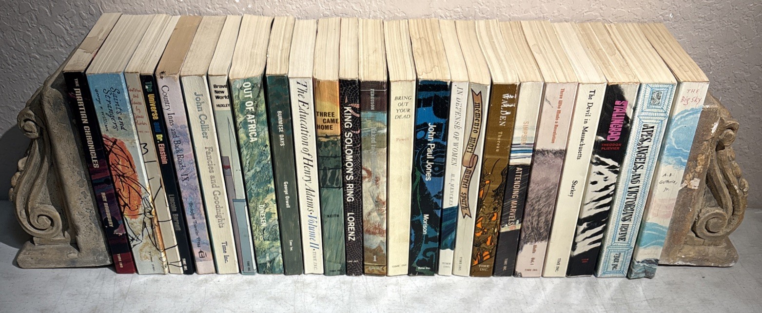 LOT OF 24 TIME READING PROGRAM TRADE PAPERBACKS - Ray Bradbury, George ...