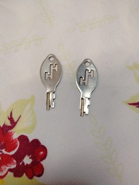 Vintage Presto Key # 51121 Suitcase Traincase Luggage Presto Key ...