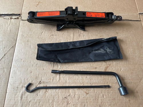 2013-2019 Nissan Versa TIRE JACK AND TOOL KIT SET & CASE OEM | eBay
