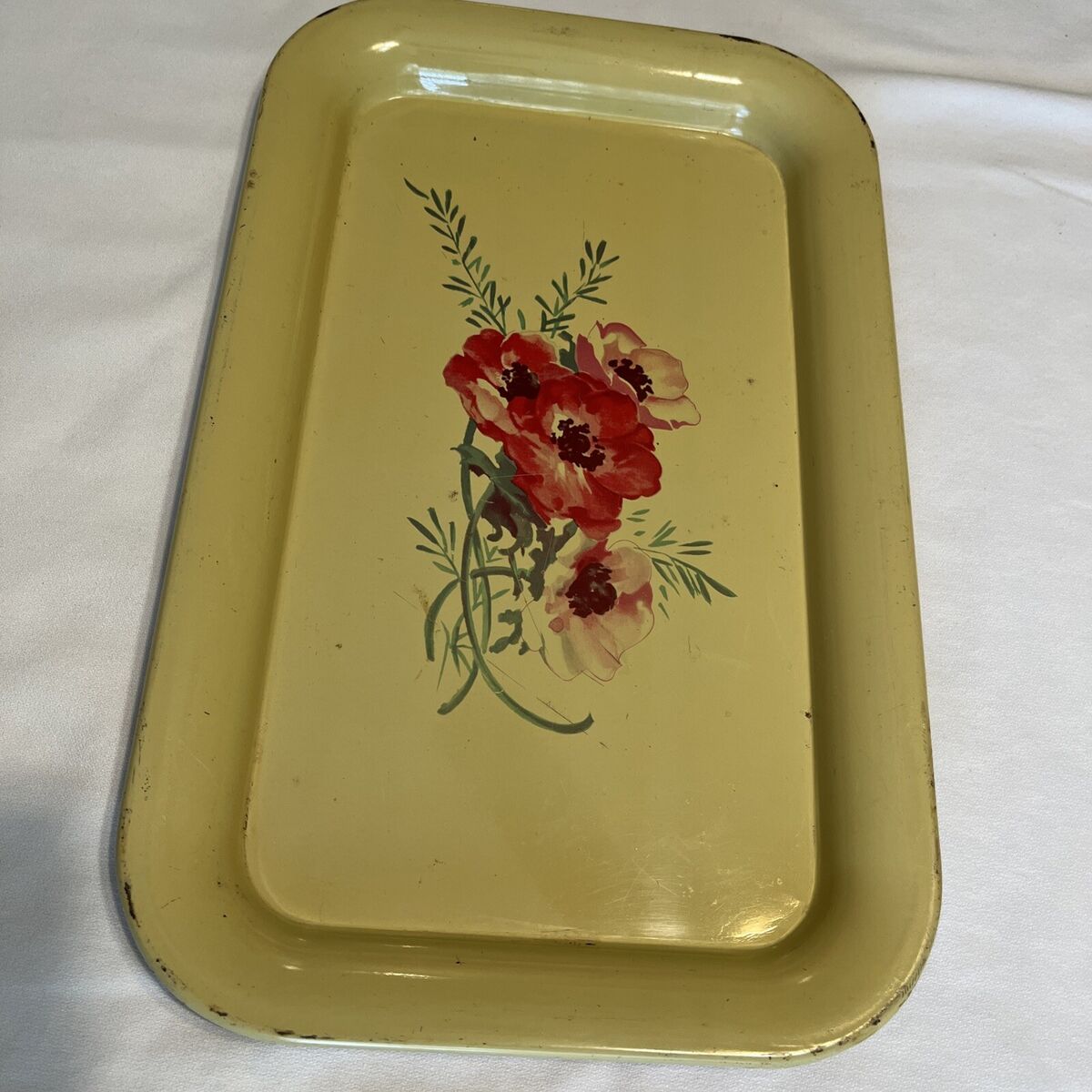 Vintage T.V. Tray Metal Tray 14 1/2”L x 9”W Red Poppy Vintage T.V. Tray Metal Tray 14 1/2”L x 9”W Red Poppy
