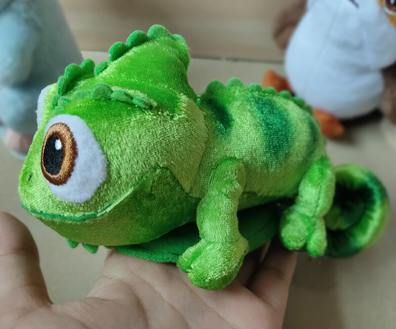 NEW Disney Parks Ratatouille PASCAL PLUSH TOY Rapunzel Tangled Magnet ...