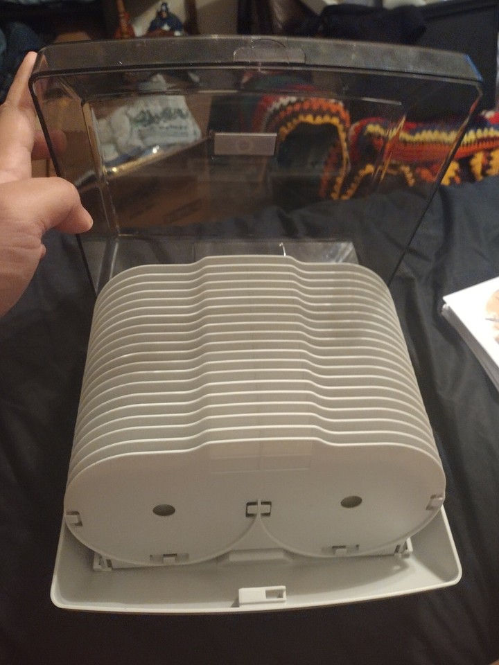 Staples 80 Disc CD/DVD Flip File Storage Index Rolodex Holder Organizer ...