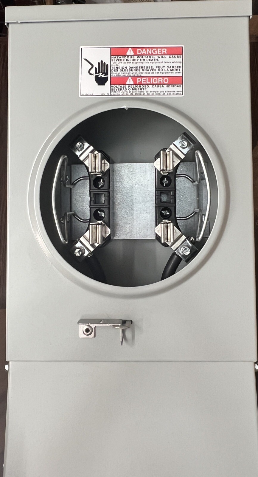 Eaton CHR9N9NKGS Power Outlet Panels Surface Mount 125A 240V 1Ph 3Wire ...