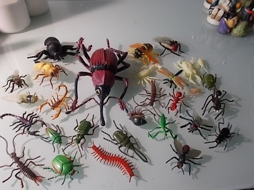 29 Plastic Insects Realistic Various Sizes Beetles Flies Ants ...