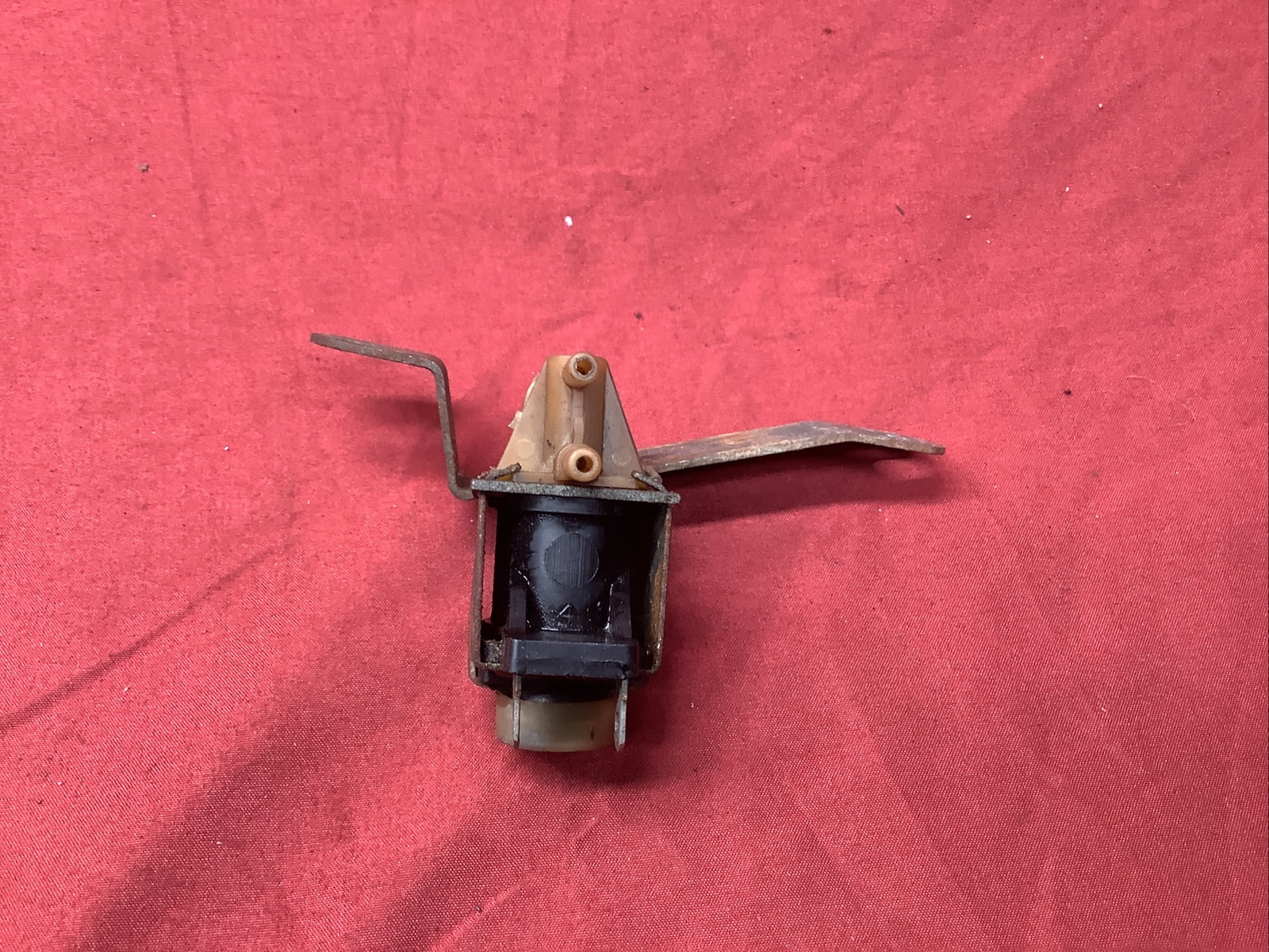 FORD DISTRIBUTOR VACUUM MODULATOR VALVE WITH BRACKET | eBay