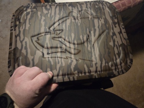 YUKON OUTFITTERS 30 CAN MOSSY OAK BOTTOMLAND NWTF COOLER | eBay
