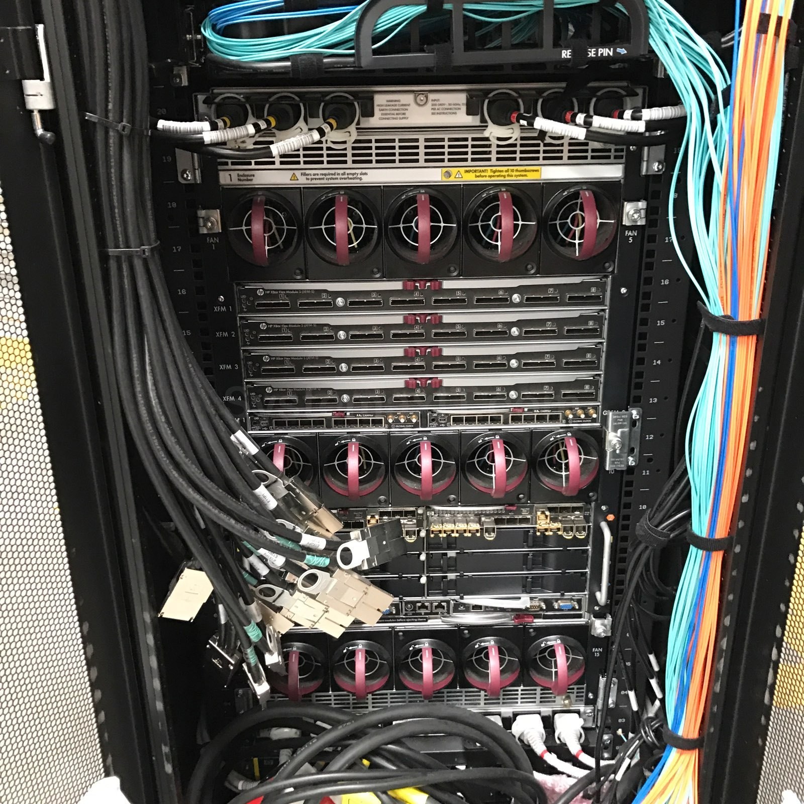 HPE Integrity Superdome 2 (SD2-10s) 5x CB900s Blades, 4x IOX Enclosues ...