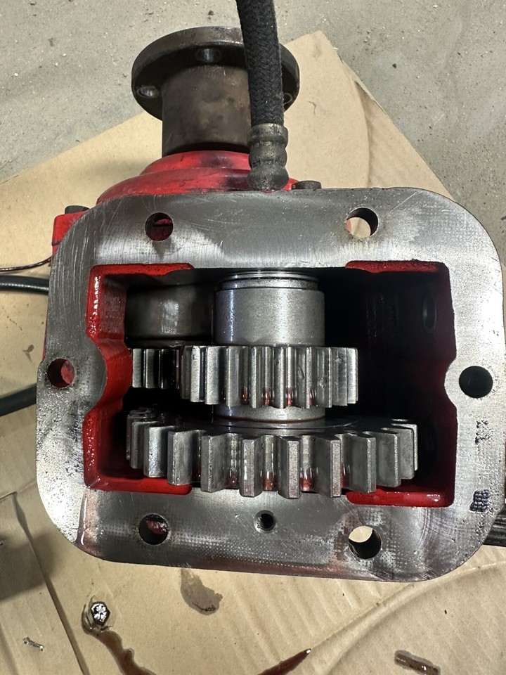 OEM Chelsea P-440 PTO Power Takeoff Gearbox Drive removed from a ...