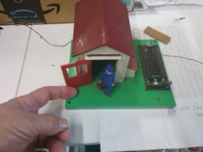 Lionel Automatic Gateman 145-17 &145C conectors Miss RR Sign(HOUSE_LOT ...