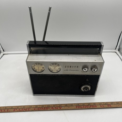 Vintage Zenith Multiband FM-AM Transistor Royal 2000-1 Radio Rare ...
