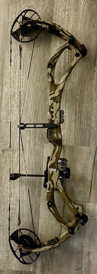 PSE Archery Mach33 Carbon Hunting Bow Right Hand 80 Pound EC2 Mossy Oak ...