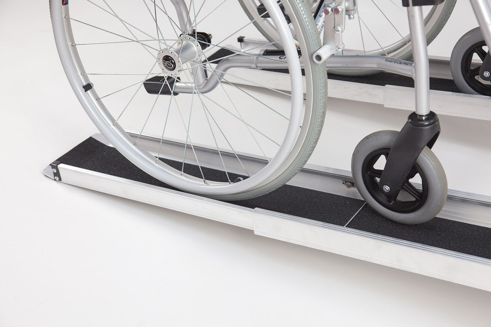 The Ramp People Telescopic Wheelchair Ramps PAIR 4ft - 7ft (1.2m - 2.1m ...