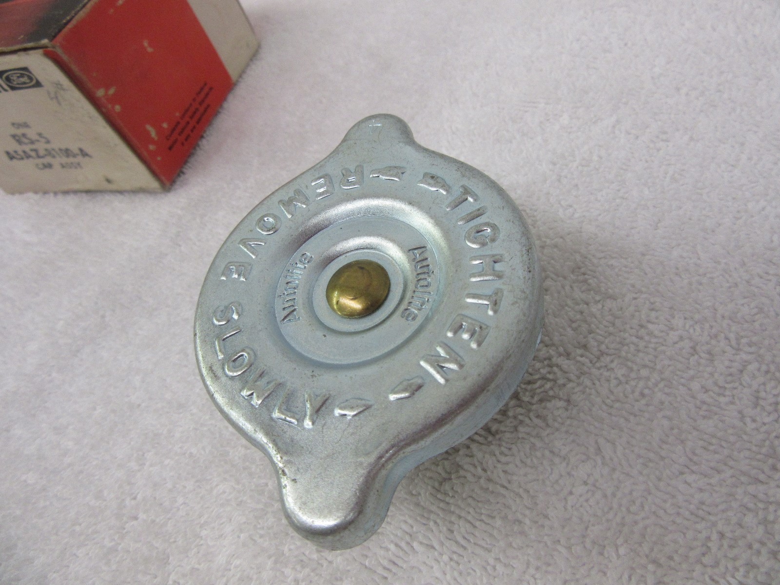 NOS 1952-1964 Ford Fairlane Mainline Galaxie 4 Pound Radiator Cap dp | eBay