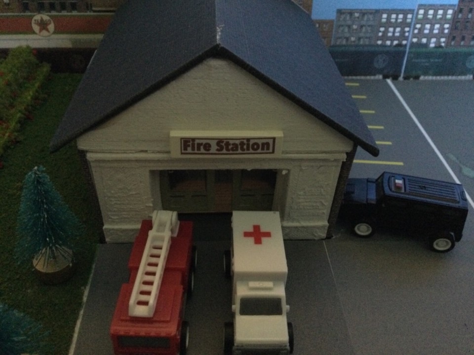 3D printed 1/44 N scale fire station diorama w yard & parking lot. 3 ...