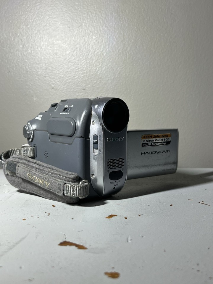 Sony DCR-HC21 Handycam Mini DV Camcorder Silver READ | eBay