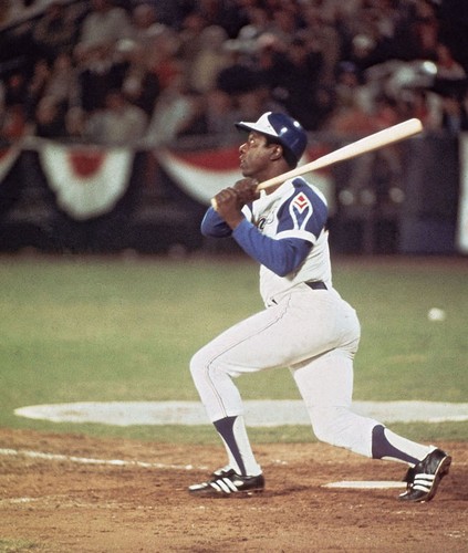 Hank Aaron - Hits Home Run #715, 8x10 Color Photo | eBay