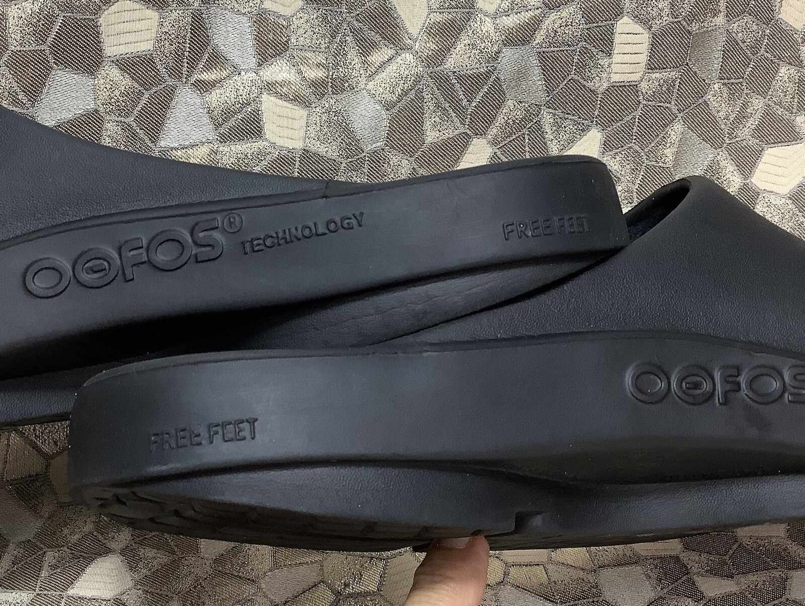 OOFOS OOAAH Recovery Slides Sandals Comfort Black Log… - Gem