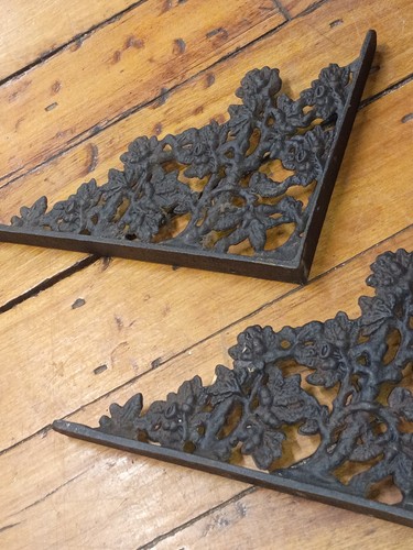 Antique Cast Iron Oak Leaf Corner Shelf Brackets Pair Victorian ...