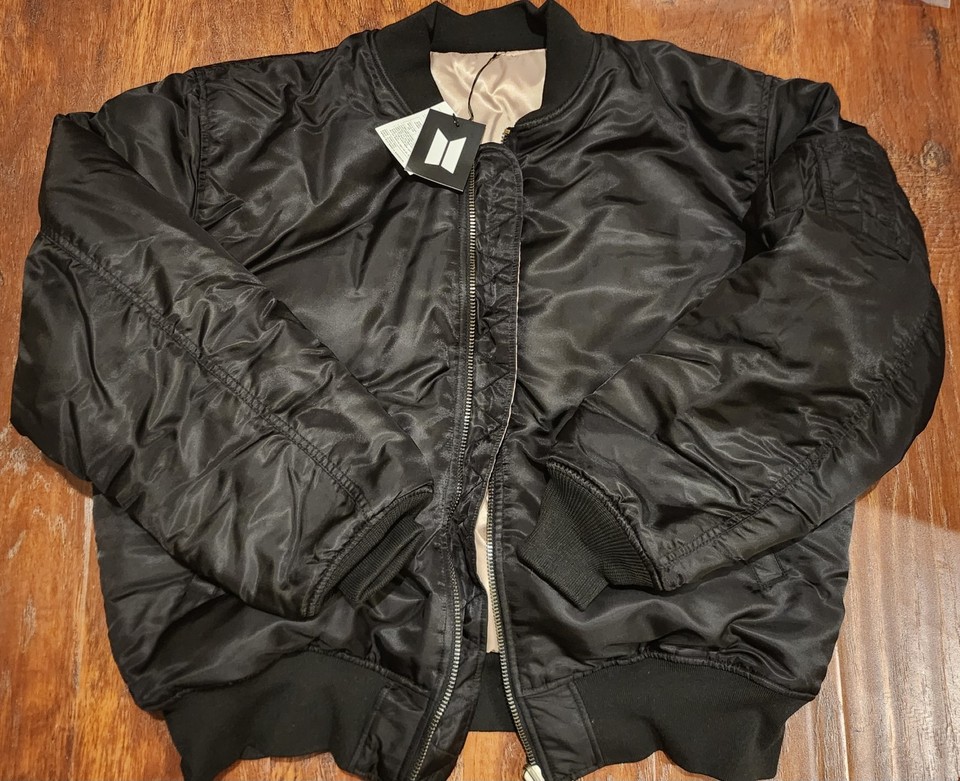 BTS JUNGKOOK Official GOLDEN Oversized Reversible Bomber Jacket Black ...