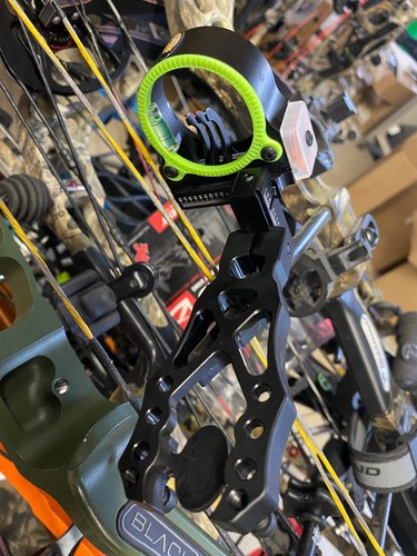 PEFRFECT Black Gold Rush 3 pin Black .019 Bow sight RH Compound Bow ...