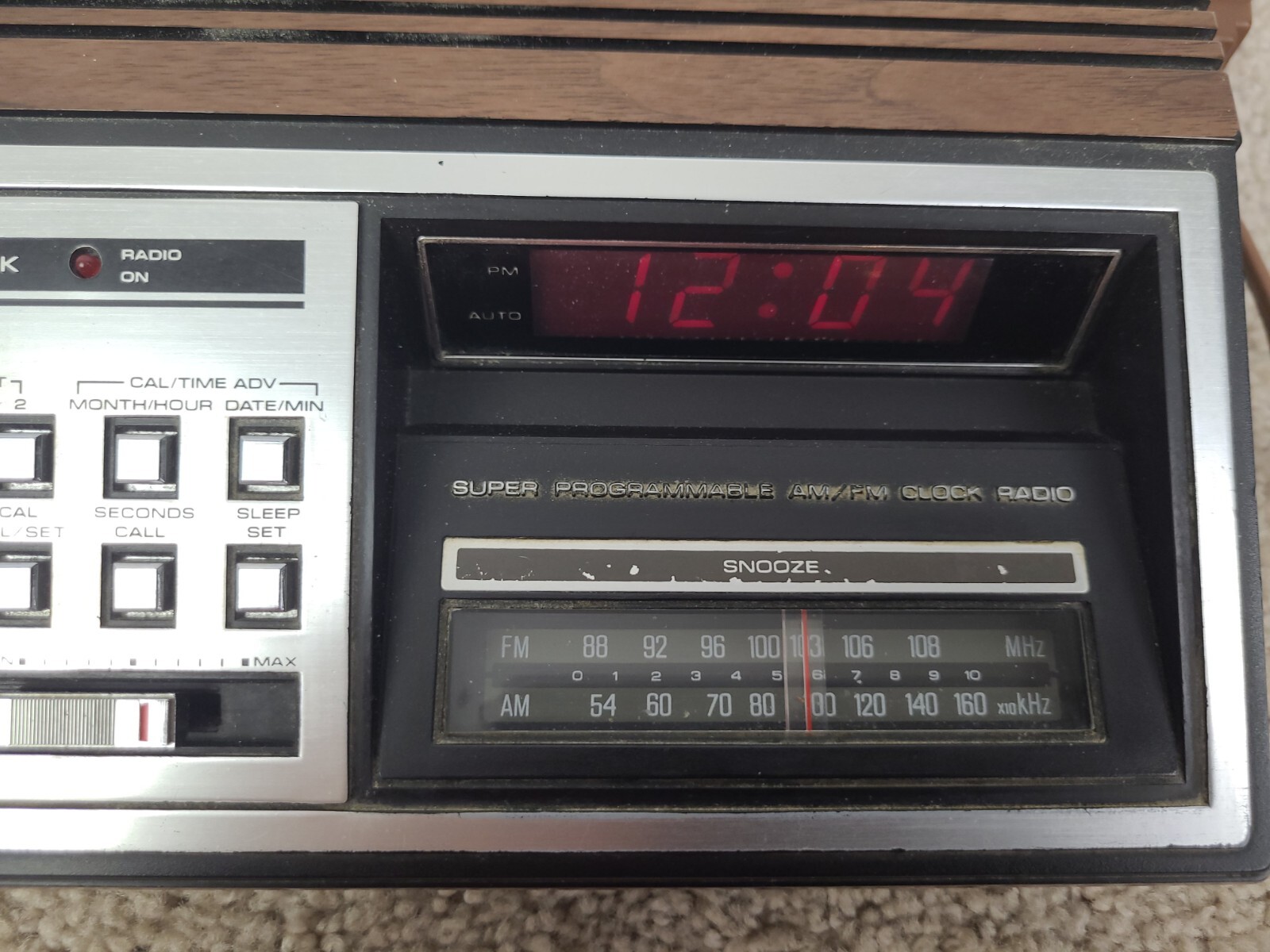 Vintage Sound Design Model #3728- AM/FM Twin Alarm Clock Radio Wood ...