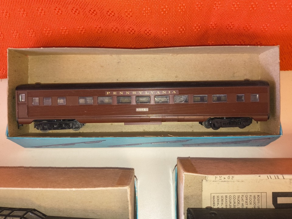 HO Scale Broadway Limited PRR Pennsylvania F7 A/B/A with 3 passenger ...