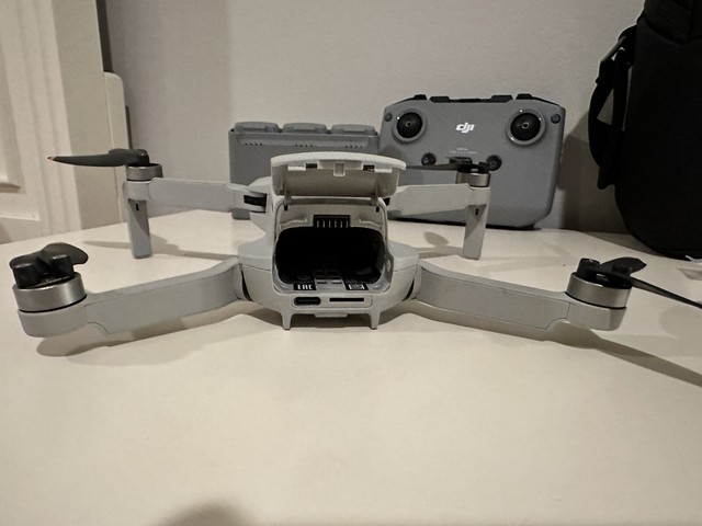DJI Mini 2 MT2PD Quadcopter Drone Fly More Combo For Parts Please Read ...