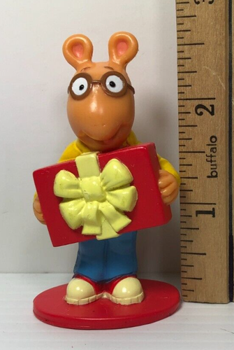 Arthur PVC Figure with gift 2.5" tall PBS Kids Marc Brown 1997 Cake ...