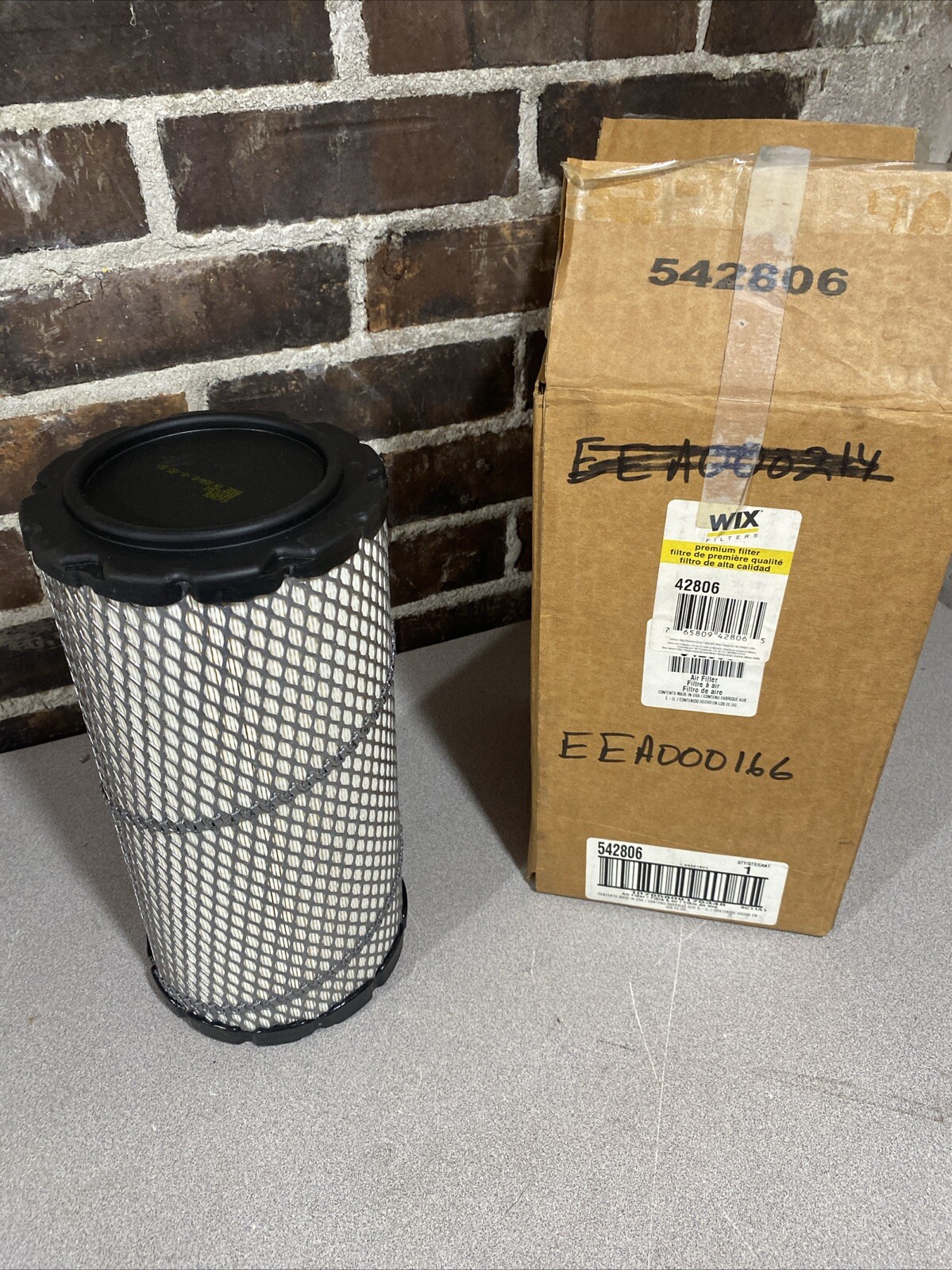 WIX 42806 - Air filter cross reference