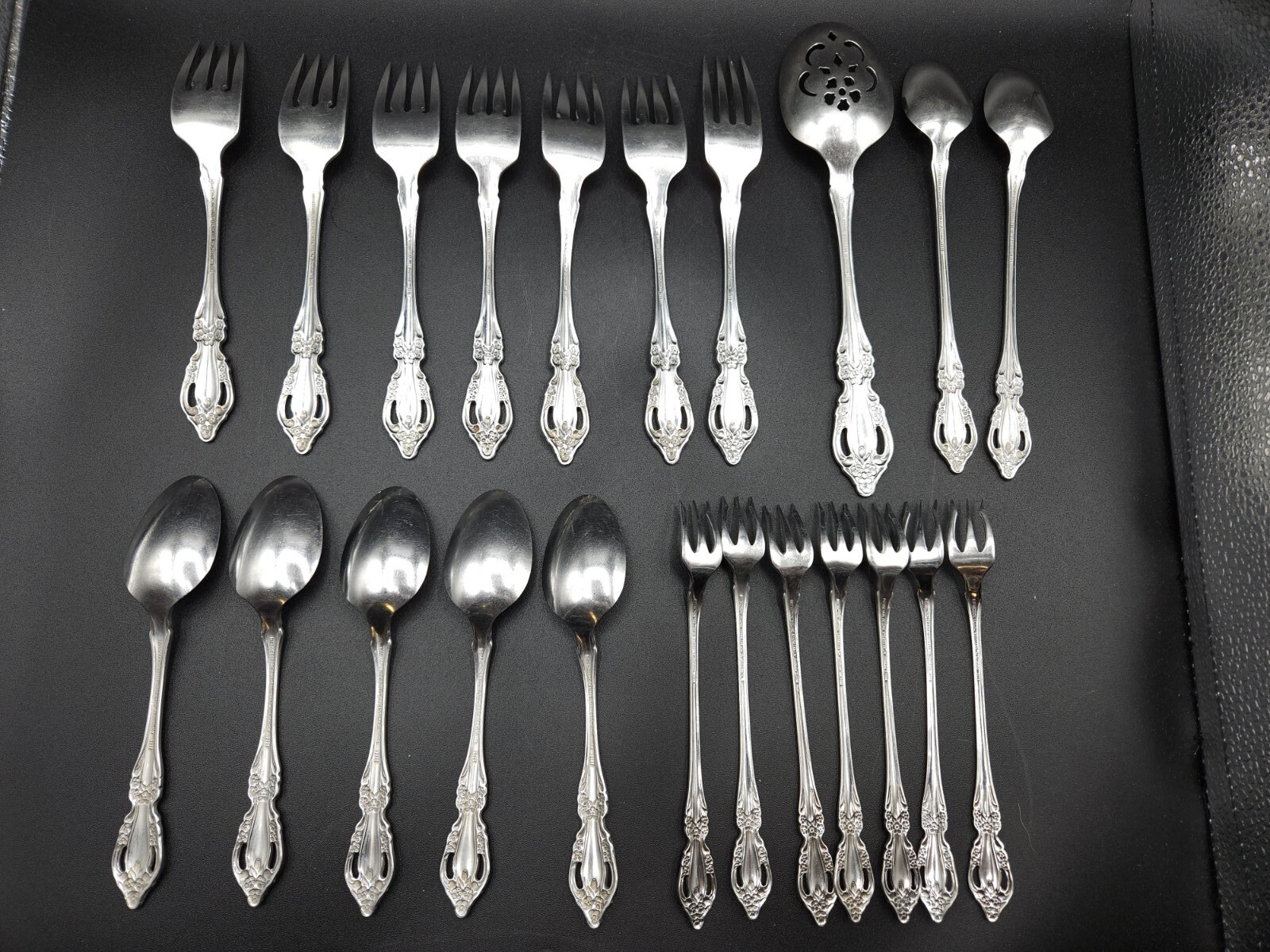 Vintage Oneida Distinction Deluxe Raphael Stainless Flatware 22pc Mix ...