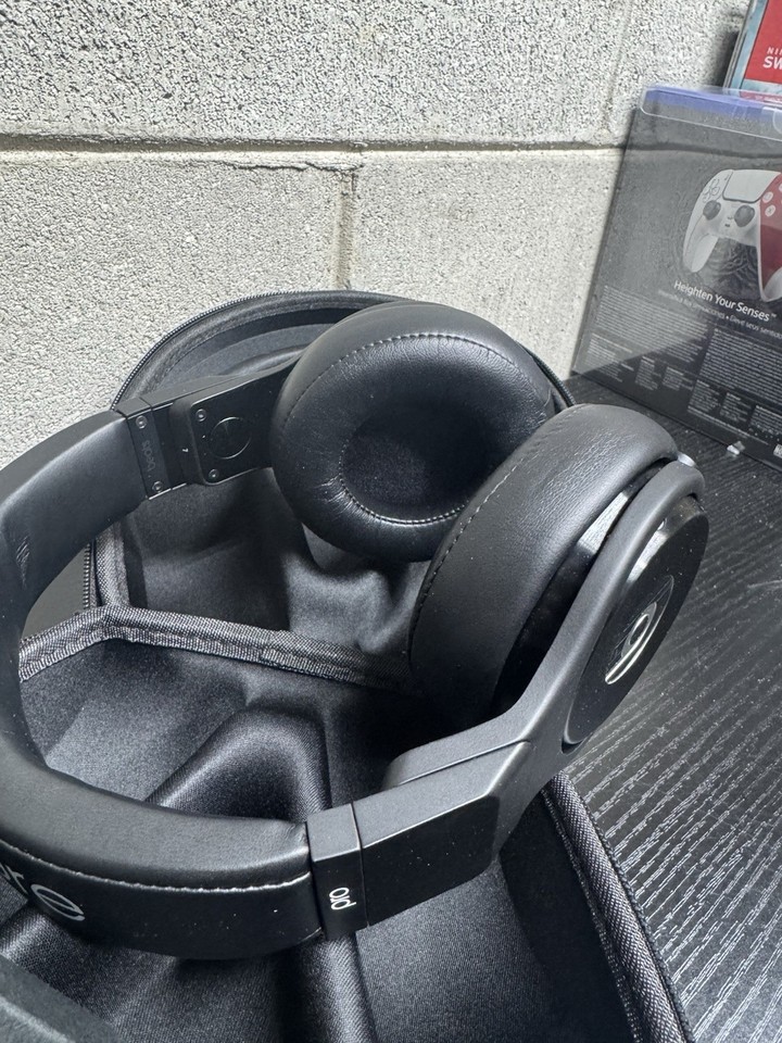 Beats by Dr. Dre Pro Over the Ear Wired Headphones - Black 888462909648 ...