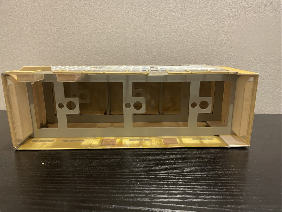 HO SCALE LARGE CONDO APARTMENT BUILDING KIT HO SCALE EXCELLENT | eBay