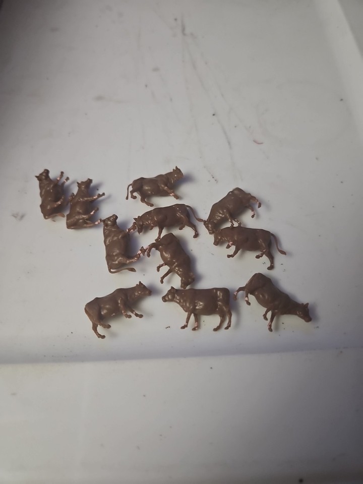 Woodland Scenics Hereford Cattle HO Scale 14 figures For Tyco Train ...