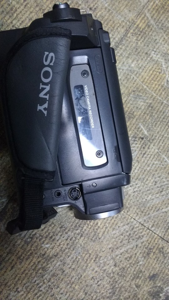 Sony Handycam CCD-TR818 Silver Hi8mm 460x Digital Zoom Camcorder Parts ...