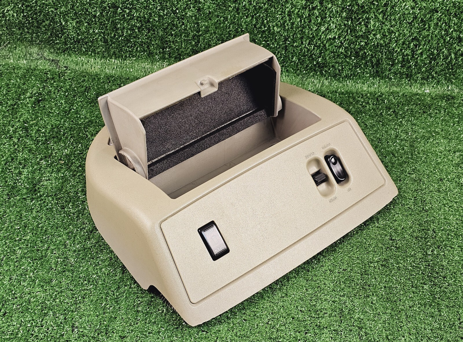 26430-7S015 Nissan Armada 2004-2005 Overhead Roof Map Lamp Assembly ...