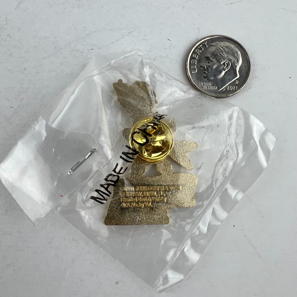 Dewar's Rocks Lapel Pin - Guitar Playing Scotsman - Scotch - Whiskey ...