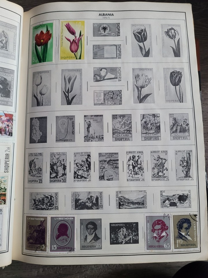 BIG & THICK HARRIS STAMP ALBUM WITH 10,800 WORLDWIDE STAMPS, VERY GOOD ...