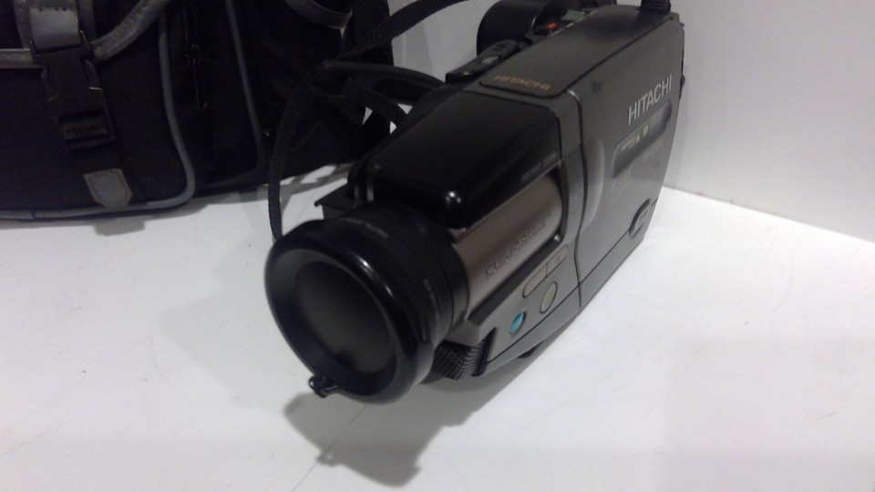 Hitachi VM-E58A 8mm Video8 Camcorder w/ Accessories - Tested & Working ...