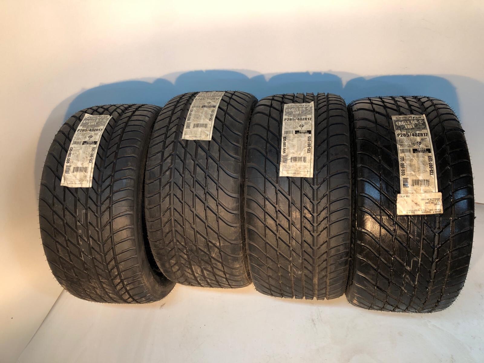 4 2854017 285/40R17 Goodyear Eagle GS-C EMT Run Flat | 95 Load Index ...