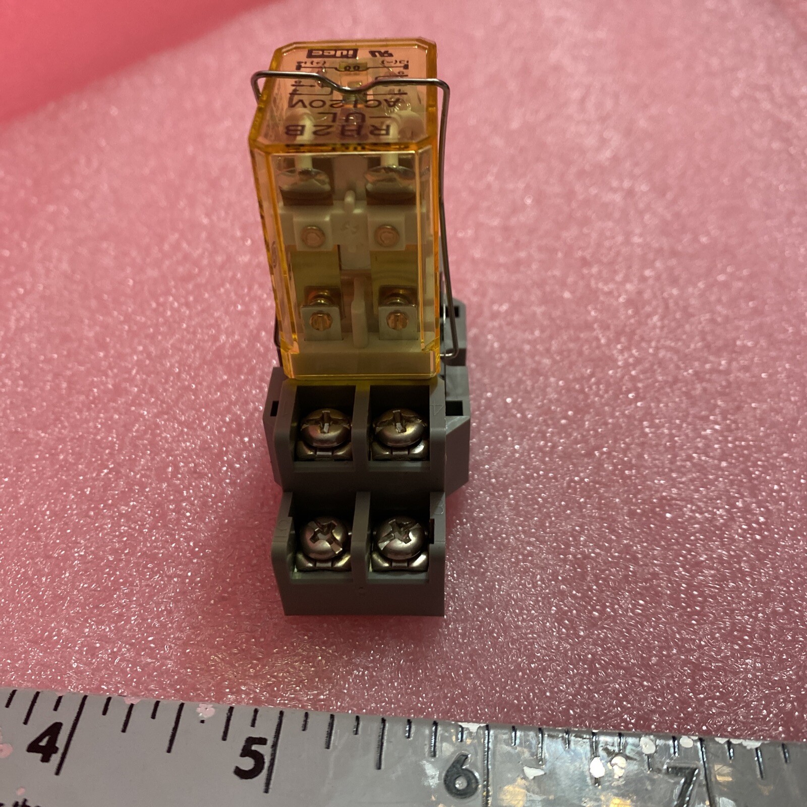 Idec Relay RH2B-UL AC 120 V with Idec Socket SH2B-05 10A 300V | eBay