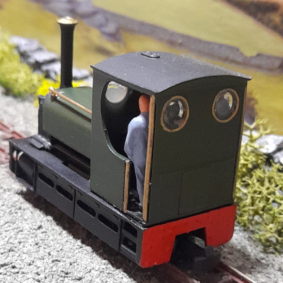 009 Hunslet CAB quarry loco Narrow Gauge On Brand New KATO 109 chassis ...