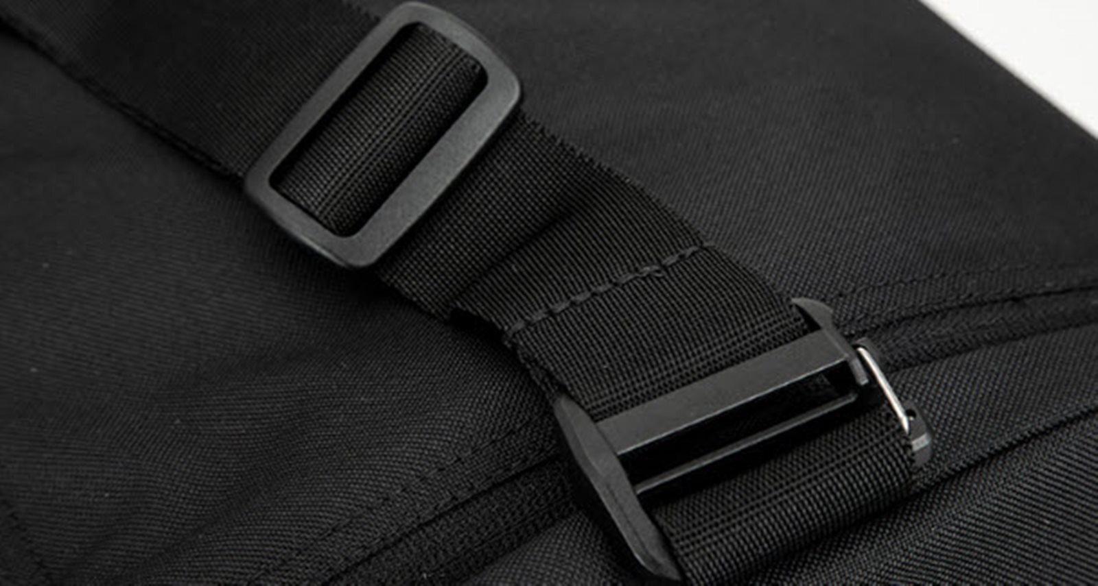 Adidas Unisex Essential Medium Duffel Bags Black Cross Fashion Sacks ...