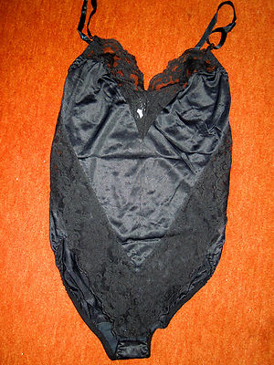 Reizvoller schwarzer Body viel edle Spitze Gr.38 v. VOGUE BRA Canada ...