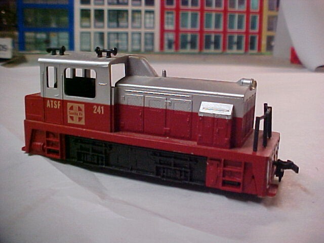 Tyco Santa Fe Diesel Switcher 241 C ATSF HO Scale | eBay