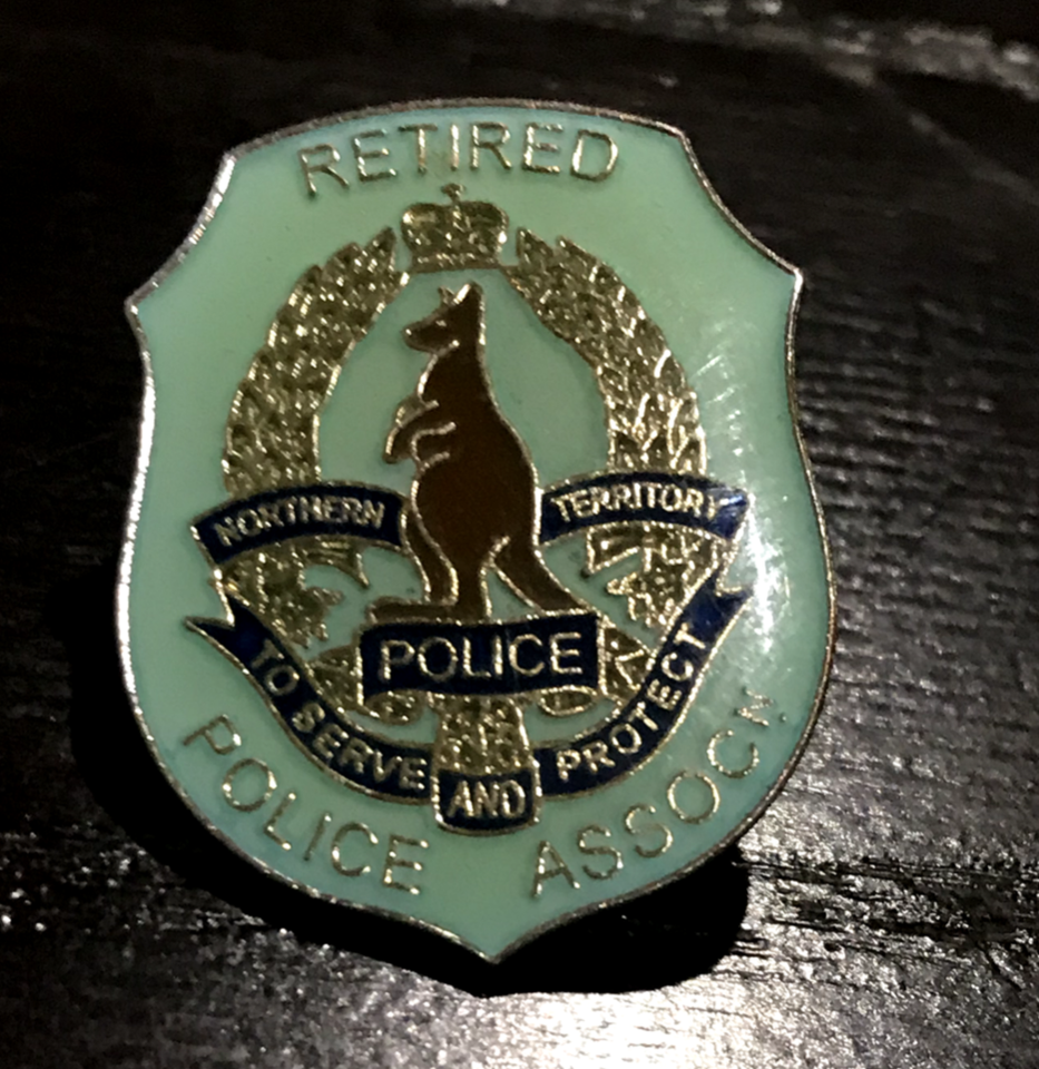 VINTAGE NT POLICE FORCE RETIRED POLICE ASSOCIATION BADGE NORTHERN ...