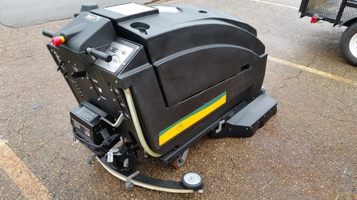 NSS WRANGLER 3330 Automatic Floor Scrubber 33-inch, 60 day parts ...