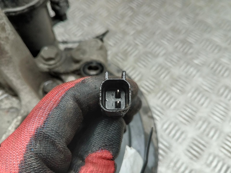 VAUXHALL INSIGNIA HUB STUB REAR RIGHT 1.6 DIESEL 13507017 B 2017 - 2022 ...