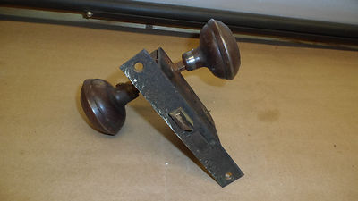 Door Knobs & Handles - Door Knob Latch Assembly