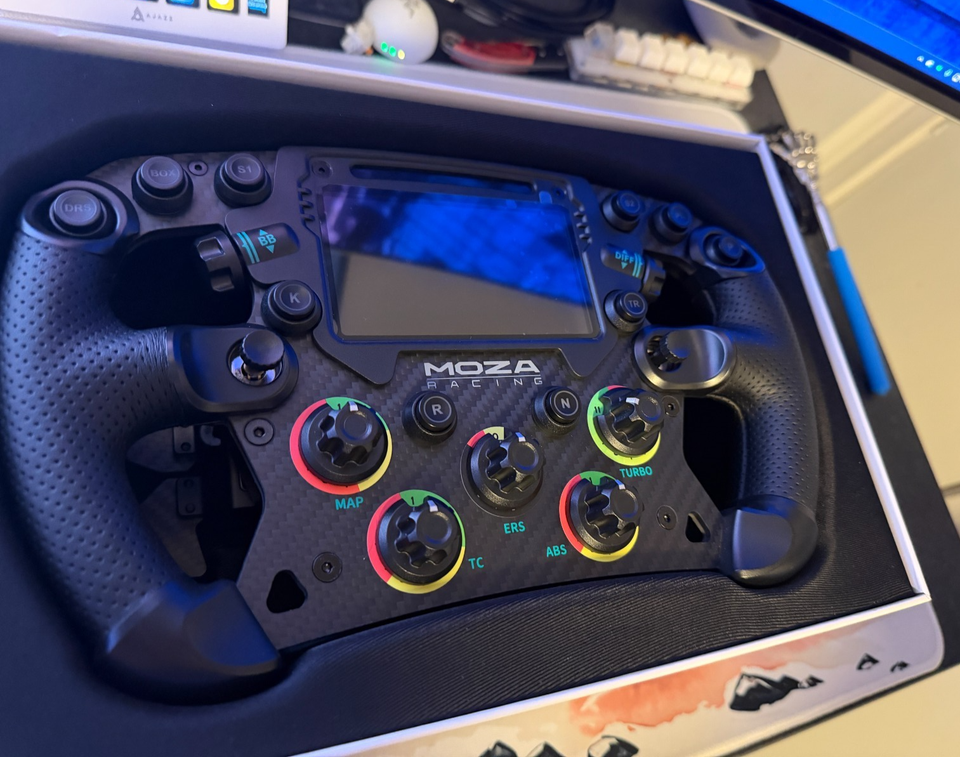 MOZA Racing FSR Formula Wheel (Mint Condition, film still on screen ...