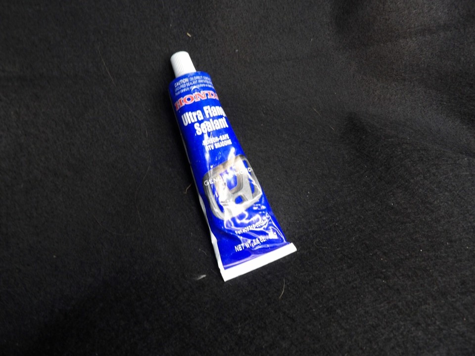 NOS OEM Honda 08718-0003 Ultra Flange Sealant | eBay